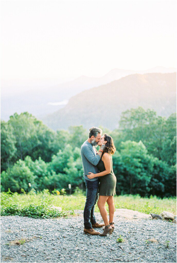 10 Tips for Choosing Your Engagement Photo Location